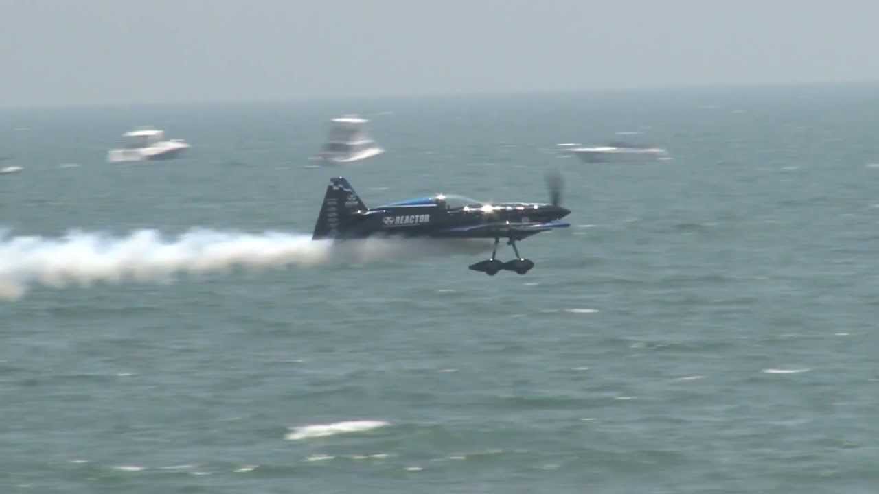 2013 Atlantic City Airshow - Rob Holland - YouTube