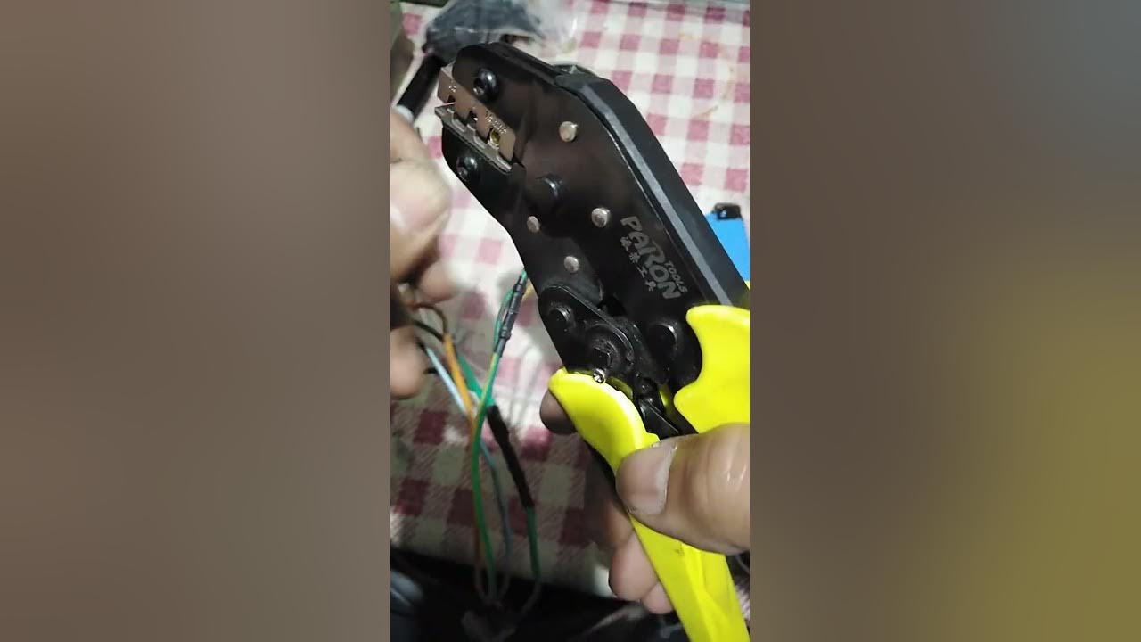 Patching Up my Tail/break light wires, using U-shaped terminal tab connectors. - YouTube