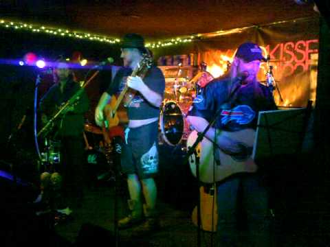 Uncle Rollie and the Red Beards- Metal Health (Quiet Riot).mp4 - YouTube