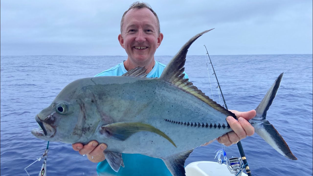 Black Jack Trevally on jig - Rodrigues 2024 - YouTube
