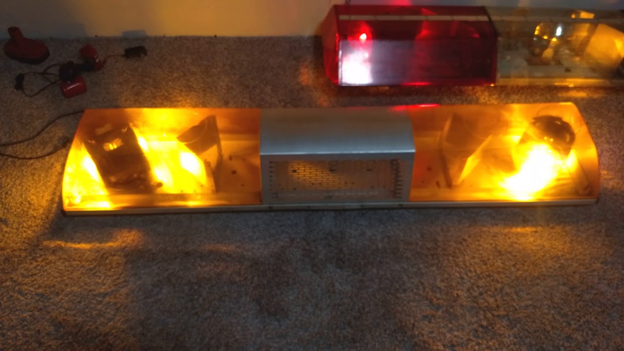 Yankee 911-50 lightbar - YouTube