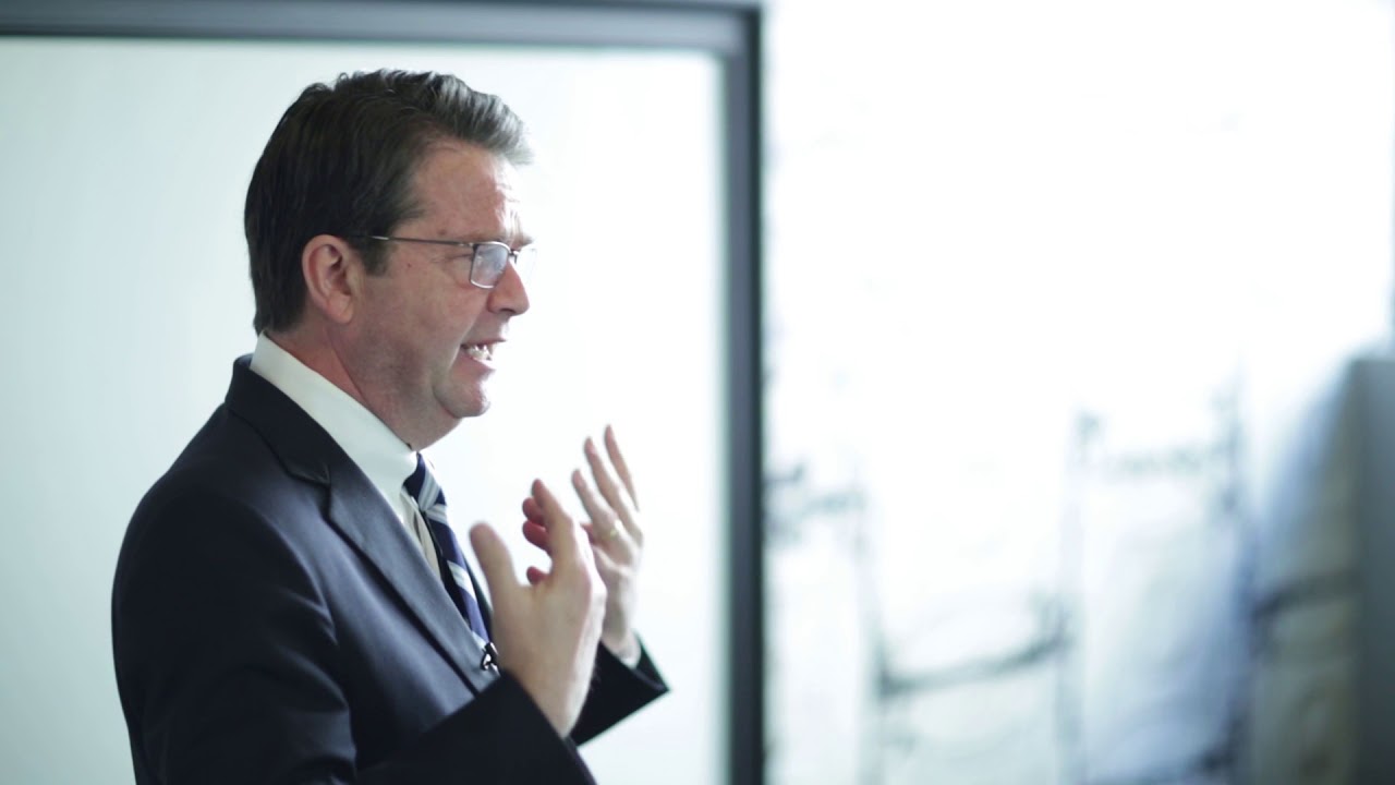 Global Public Speaking Bill Beaman In Action - YouTube