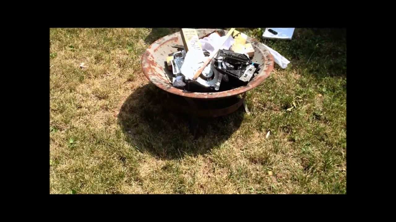 The right way to destroy a PS3 - YouTube