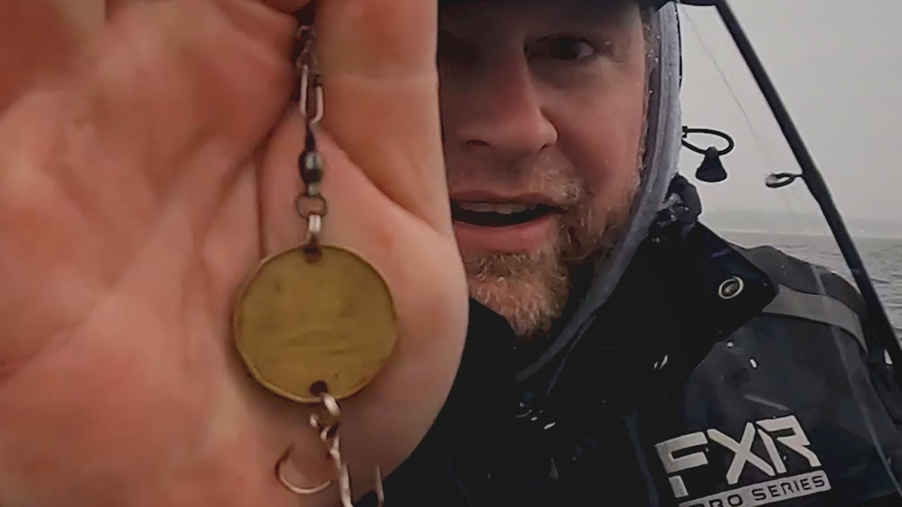 FISH are GOLD DIGGERS! Catching Walleye using a LOONIE! - YouTube