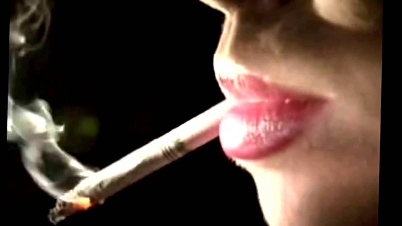 Smoking Girls in College - YouTube