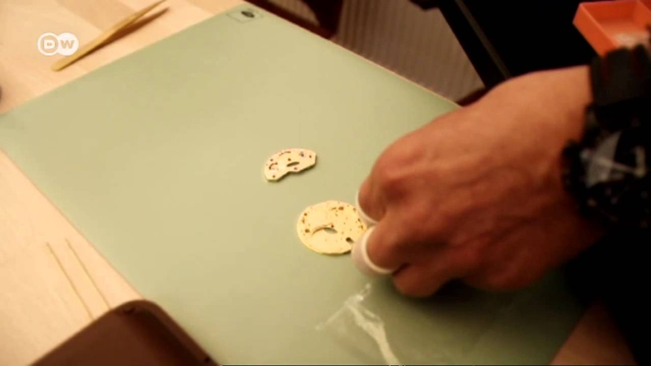 Relojes de lujo para armar y desarmar | Euromaxx - YouTube