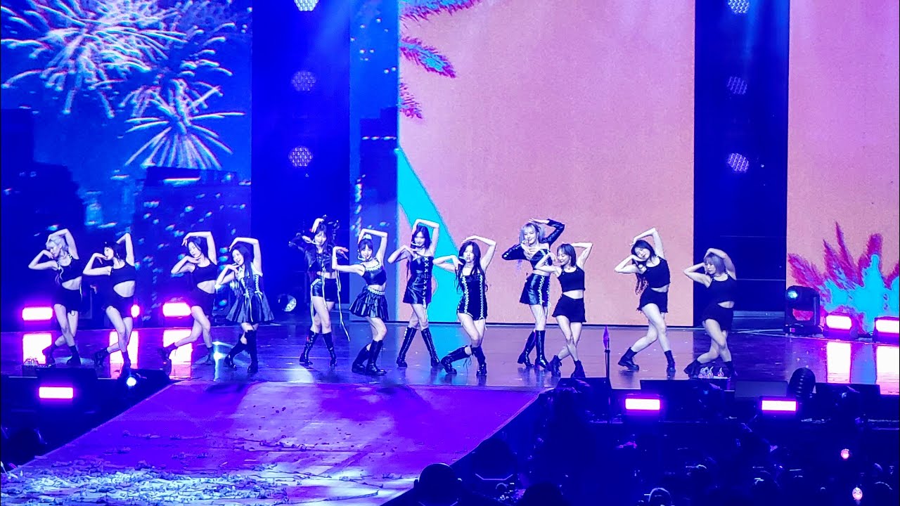 IVE - After Like - Show What I Have World Tour ️ Prudential Center, Newark, New Jersey - YouTube