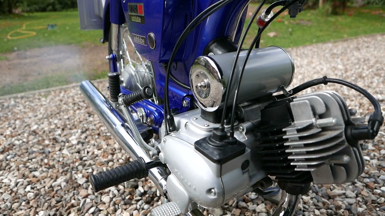 Yamaha YG1F - YouTube