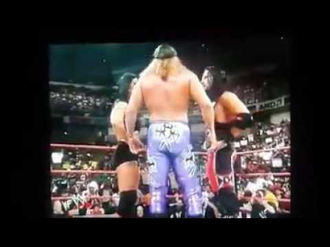 Mark Henry vs X Pac & Chyna Raw 1998 - YouTube