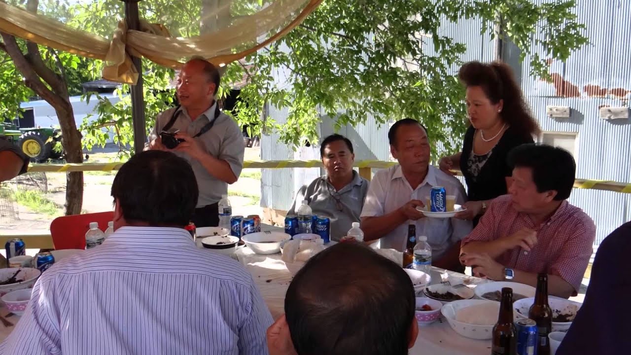 Youa Sue Vang Berlin,WI 9/02/2013. - YouTube