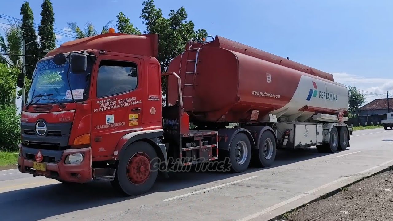 Truk Tangki Trailer Panjang Hino 500 Pertamina, Truk Wingbox Fuso ...