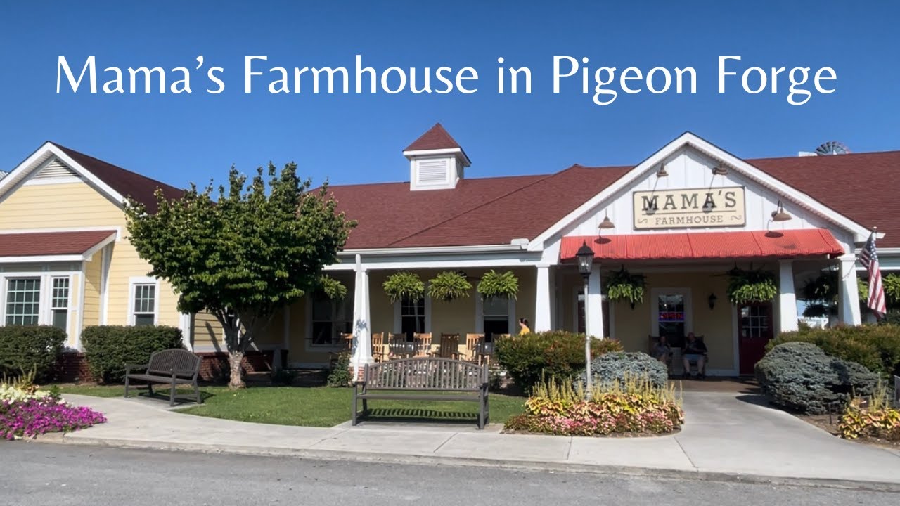 Mama's Farmhouse | Pigeon Forge, TN | Chocolate gravy??? - YouTube