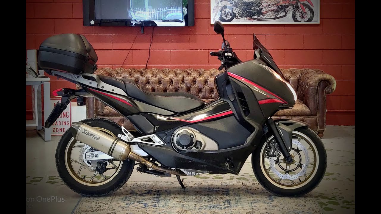 Honda Integra 750 S - YouTube