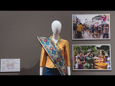 Exhibition of ASEAN traditional costumes opens in Hanoi - YouTube