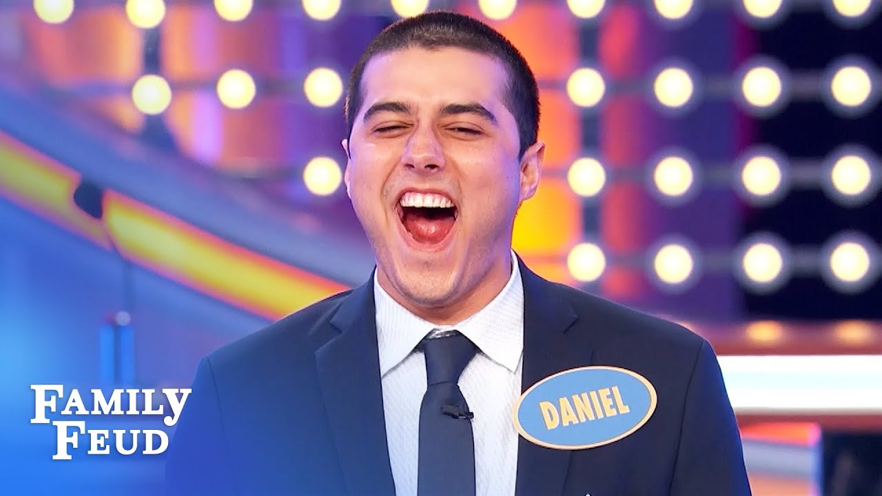 Daniel (1st player) lands a massive score! - YouTube