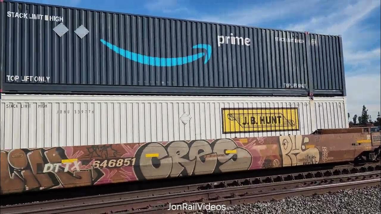 11/30/24 Pre: BNSF stack train reverses past BNSF's Commerce yard ft. FXE 4641 - YouTube