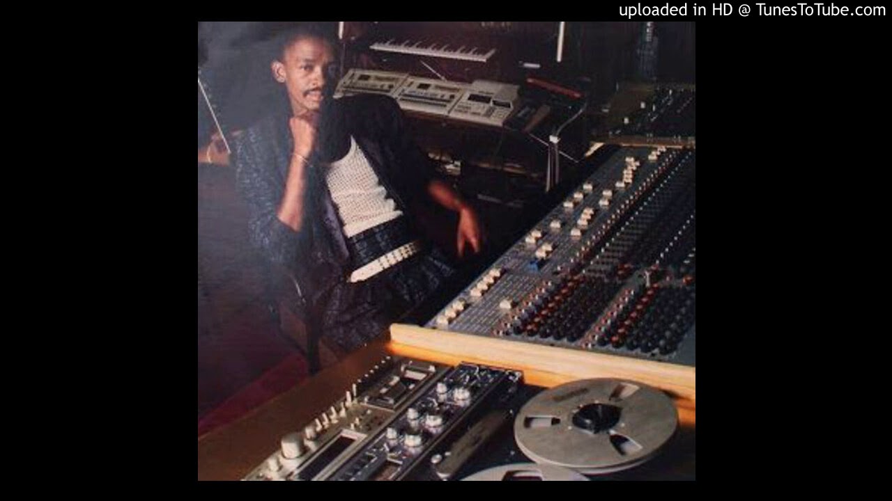 Masike "Funky" Mohapi - Chasin'(sample) - YouTube