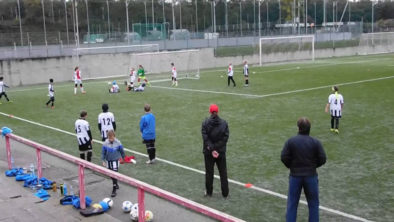 SK Slavia Praha/fotbal DÍVKY/-TJ Slovan Bohnice část1 - YouTube