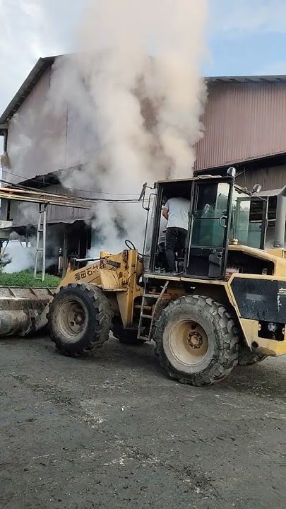 OPERATOR LOADER DI PABRIK KELAPA SAWIT - YouTube