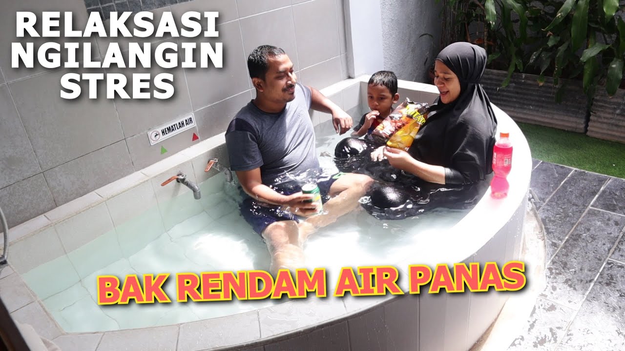 Asiknya Relaksasi di Bak Rendam Air Panas Bikin Hati dan Pikiran Tenang ...