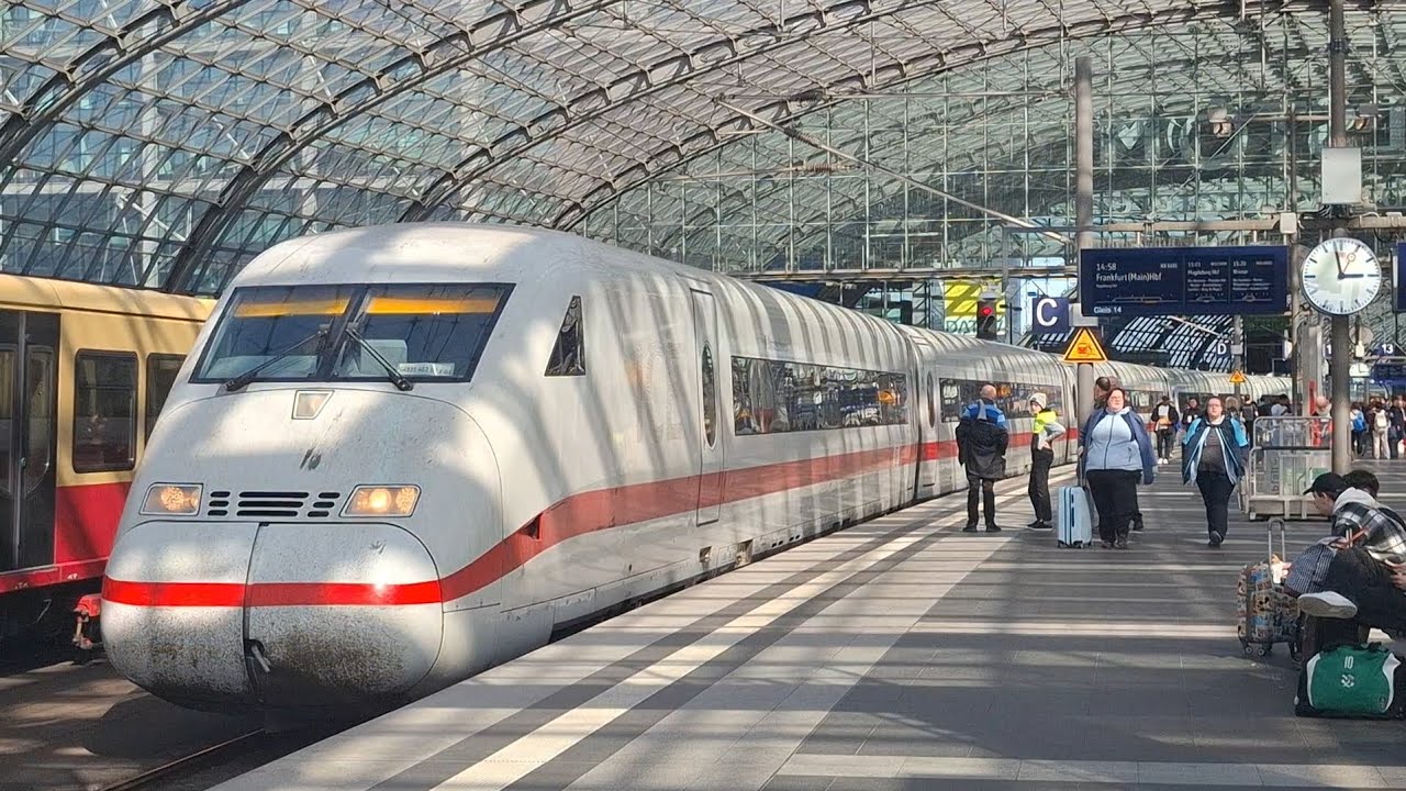 [DB] ICE 1 Departing from the station (Berlin Hauptbahnhof) - YouTube