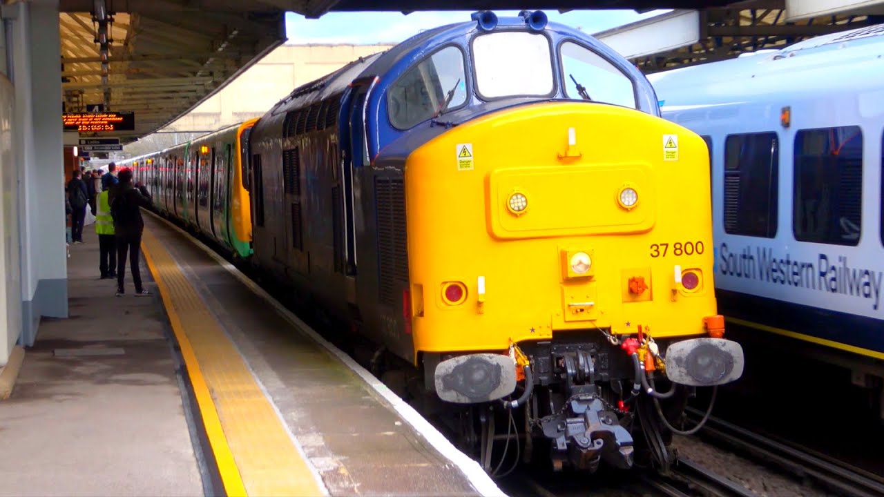 The First Southern Class 313 Scrap Move Passing Woking - 10/03/23 - YouTube