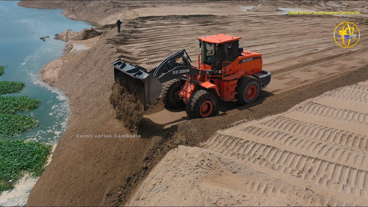 Wheel Loader Operator Skills - DISD SD300N Wheel Loader Loading Sand ...