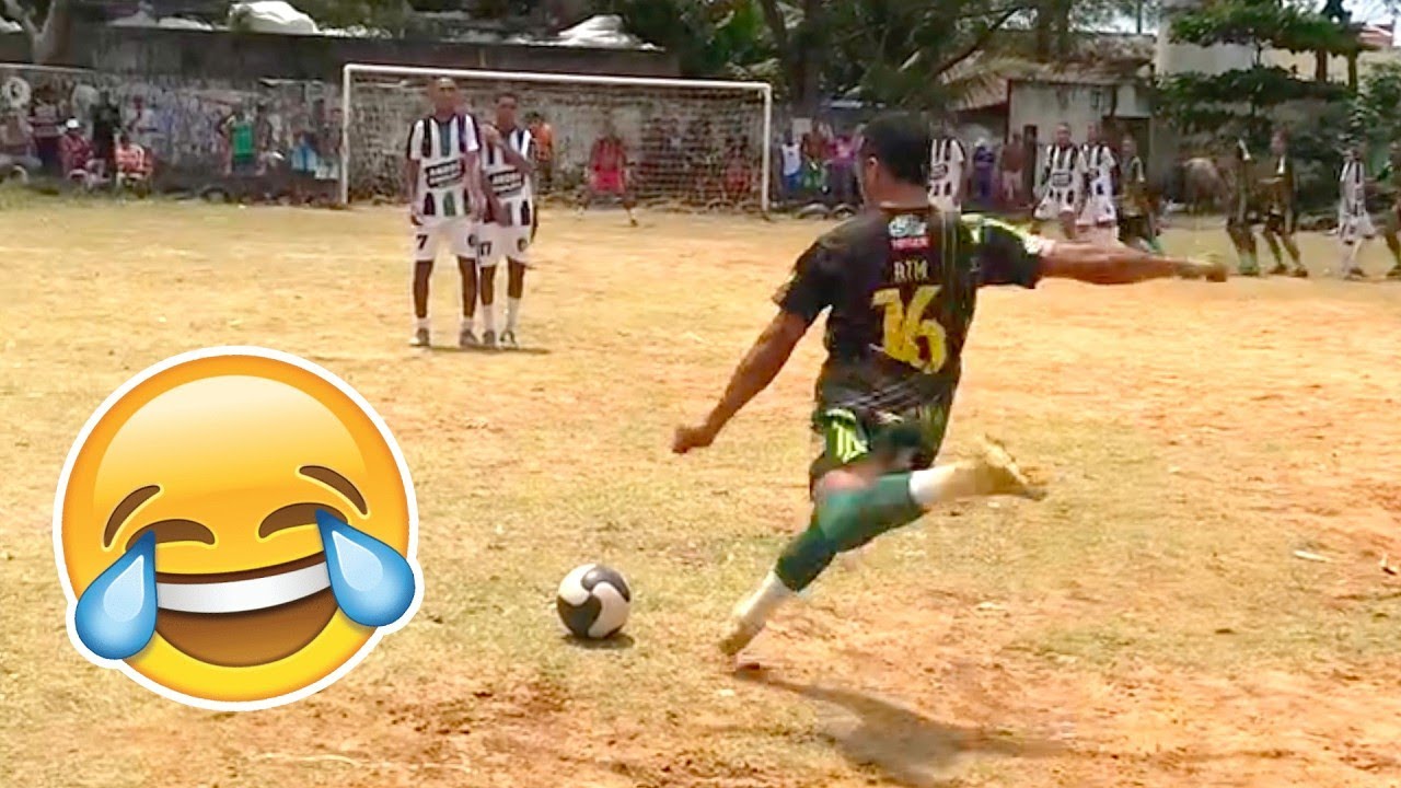 The Most HILARIOUS Football Moments Ever - YouTube