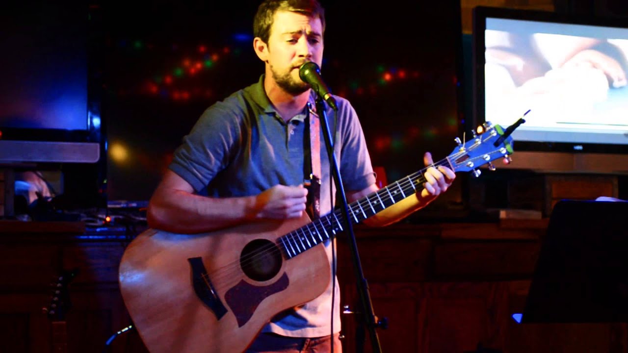 Jeff singing at the local pub in Boulder, Colorado - YouTube