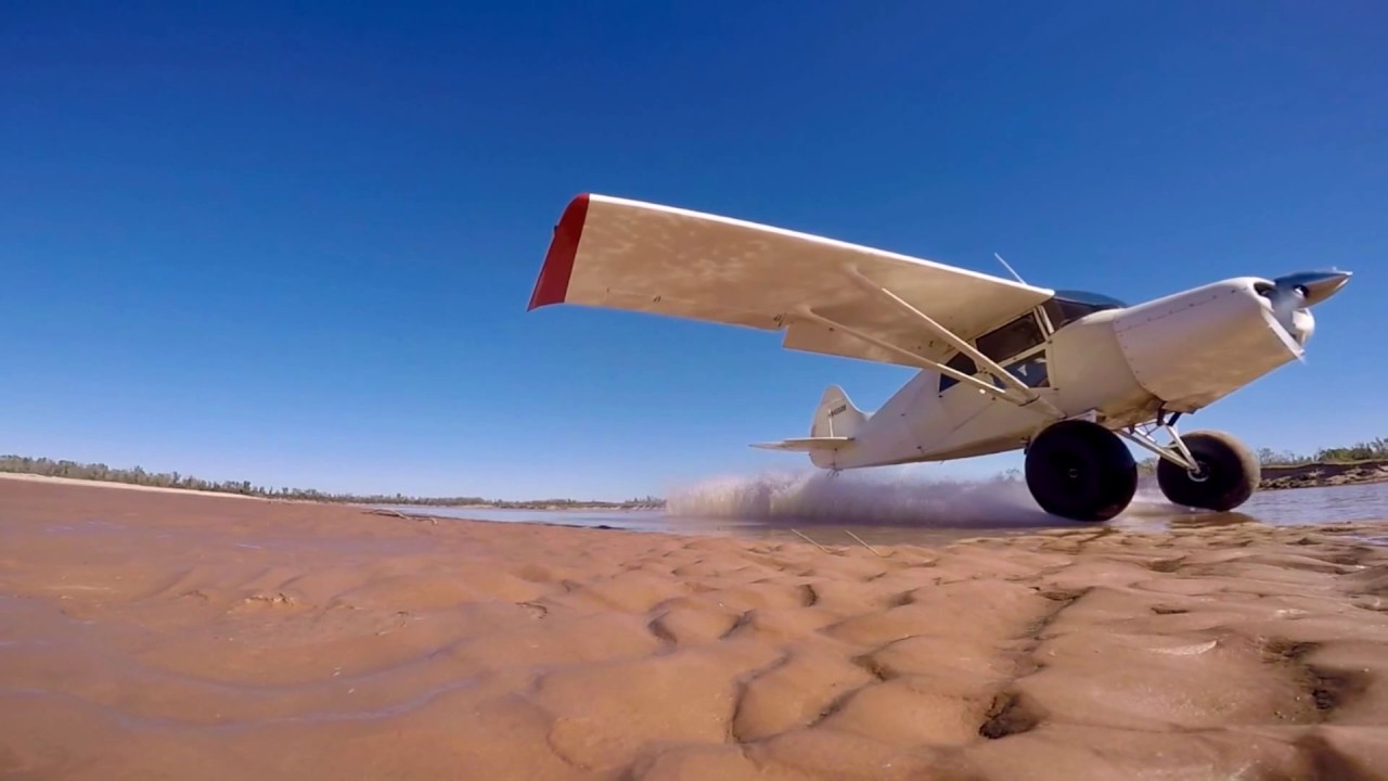 Maule M4 Hydroplaning - YouTube