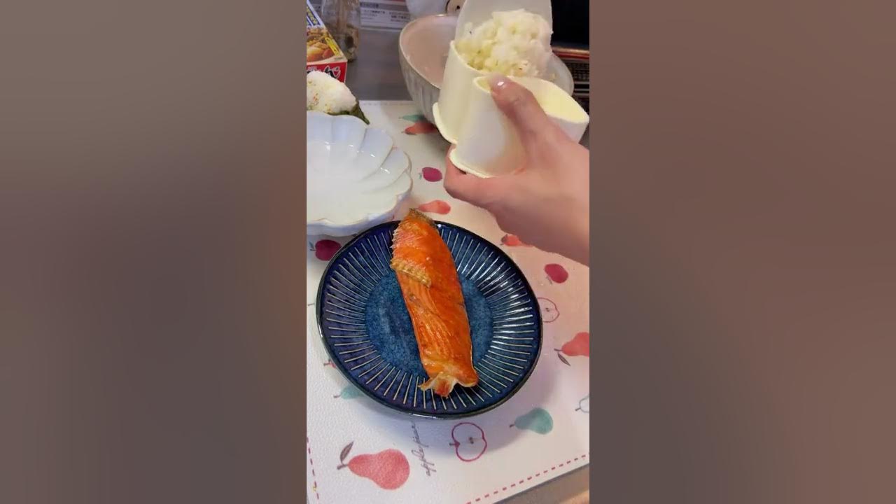 给孩子他爸煮了一锅热乎乎的关东煮和三文鱼饭团便当，直接打包爱心便当 海外生活 种草 日本 沉浸式 Youtube