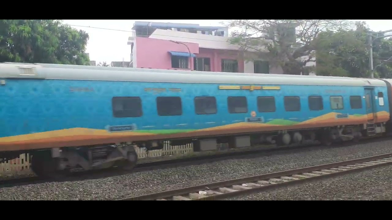 12605: MS-KKDI PALLAVAN SUPERFAST EXPRESS CROSSING PAZAVANTHANGAL - YouTube