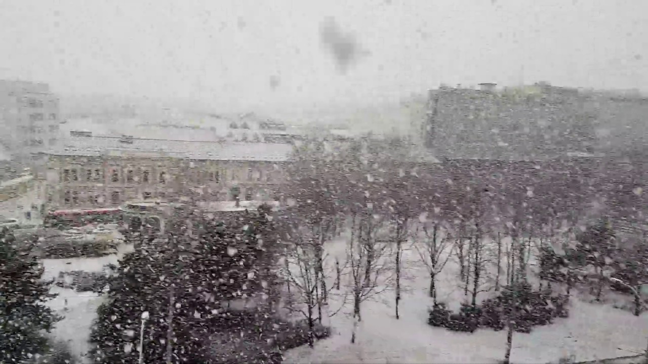 Huge snowflakes in Bratislava 29.01.2020 - YouTube