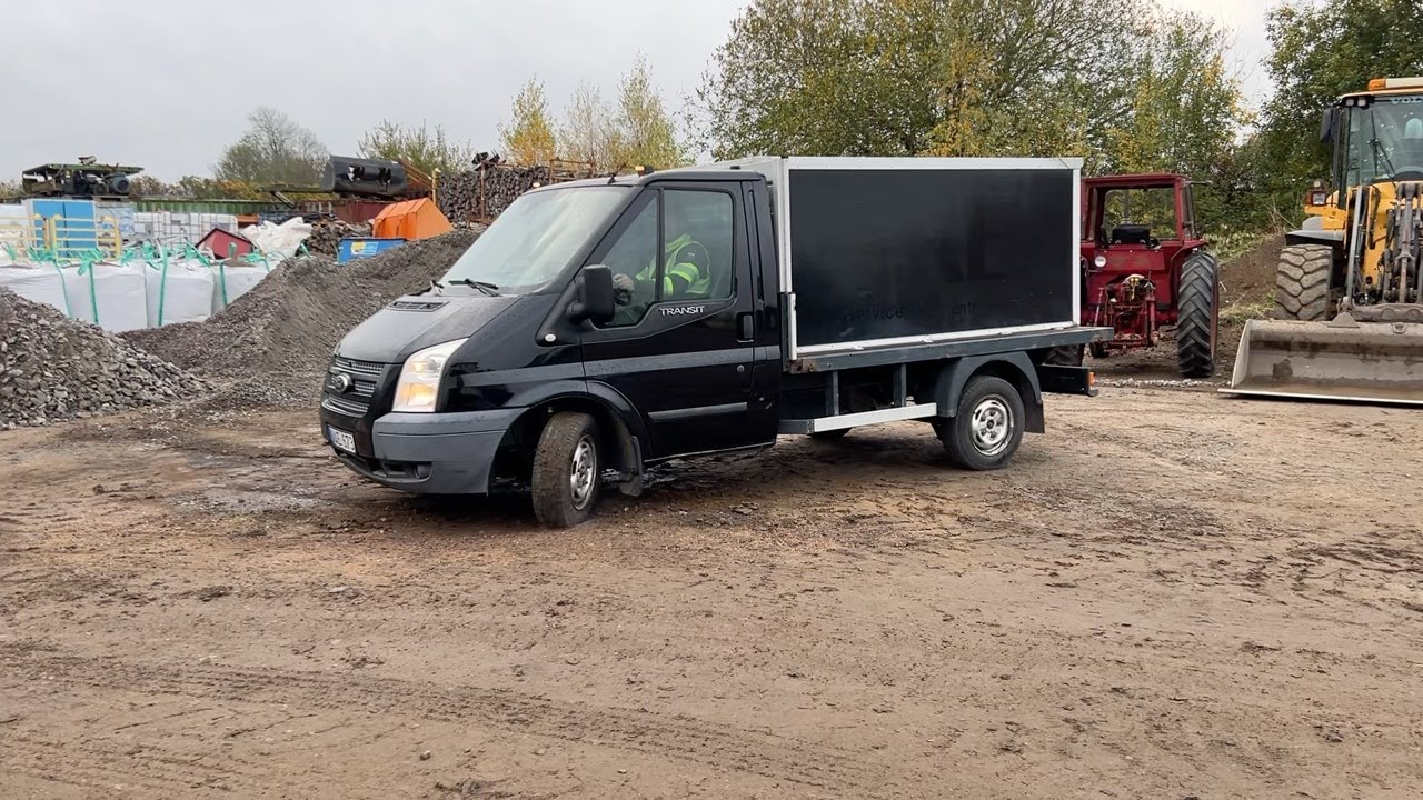 Köp Flakbil med skåp Ford Transit på Klaravik - YouTube
