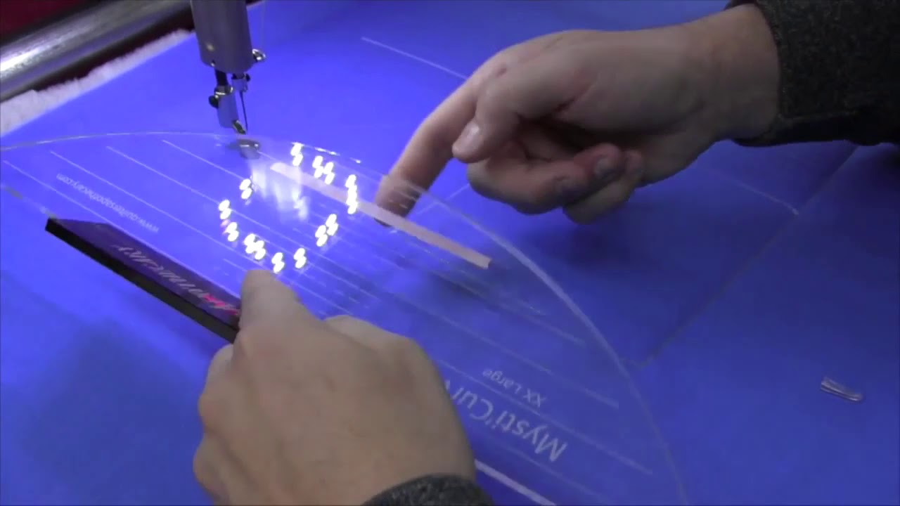 Curved Cross Hatch in Triangle - YouTube