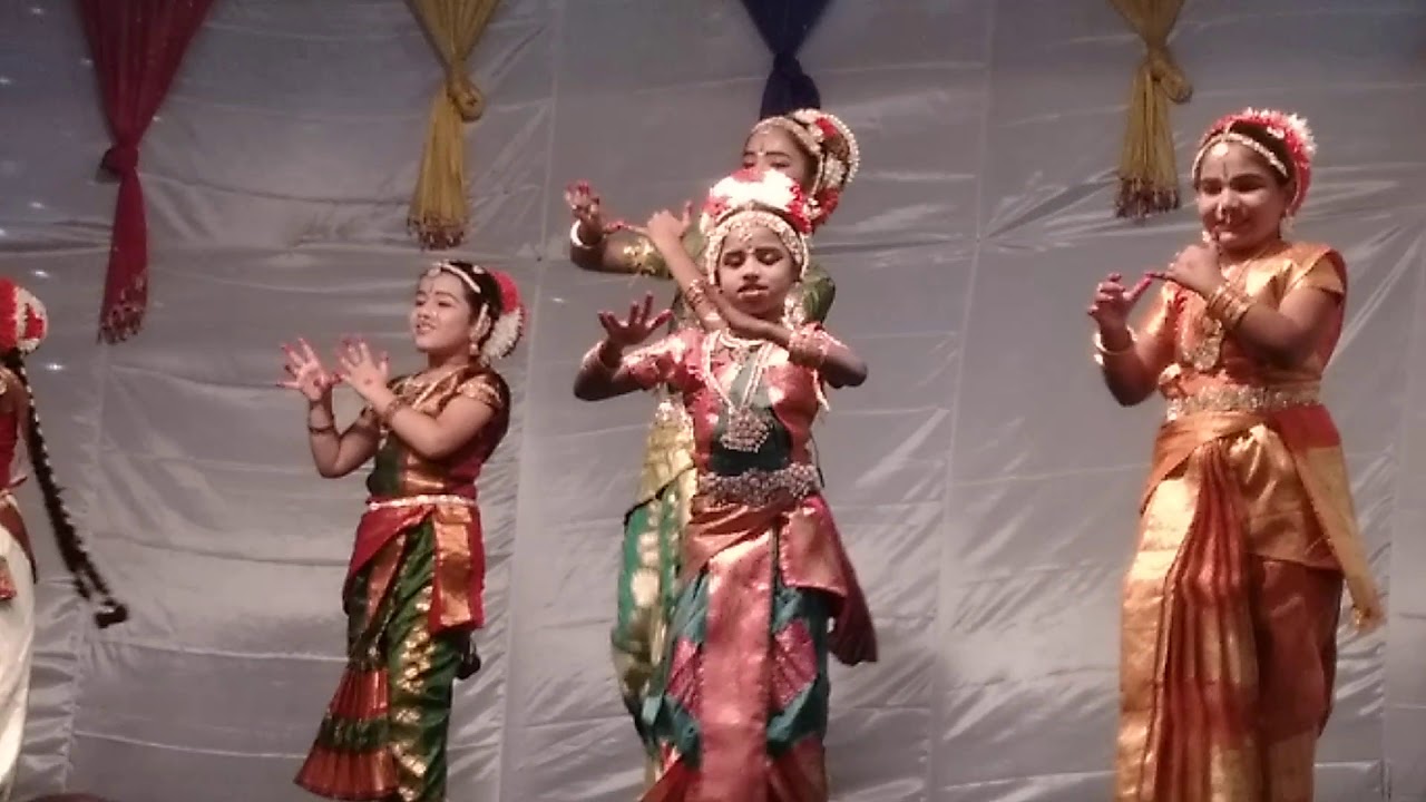 Kuchipudi dance by rishitha - YouTube