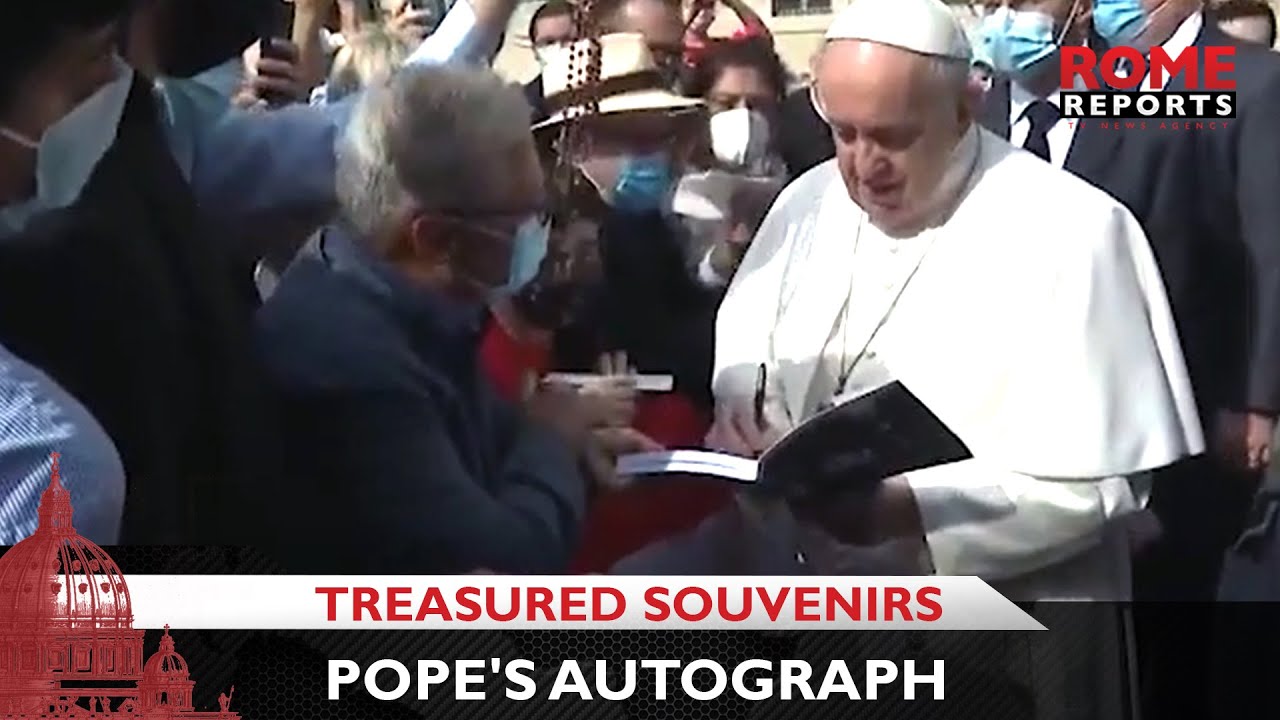 Pope's autograph leaves pilgrims with treasured souvenirs of their ...