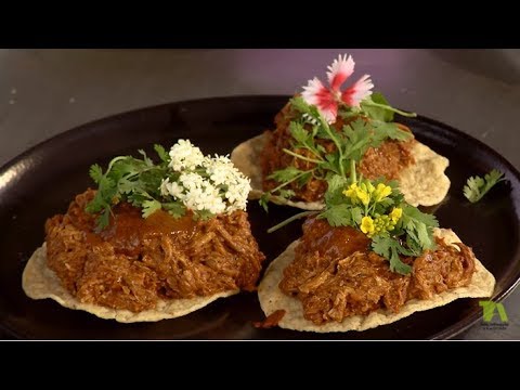 Mole poblano | John Herrera | La Sartén por el Mango - YouTube