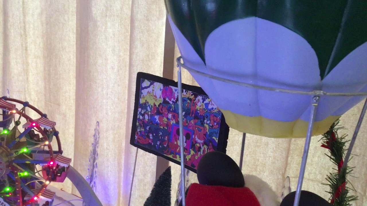 SANTA'S BEST MICKEY HOT AIR ANIMATED BALLOON - YouTube
