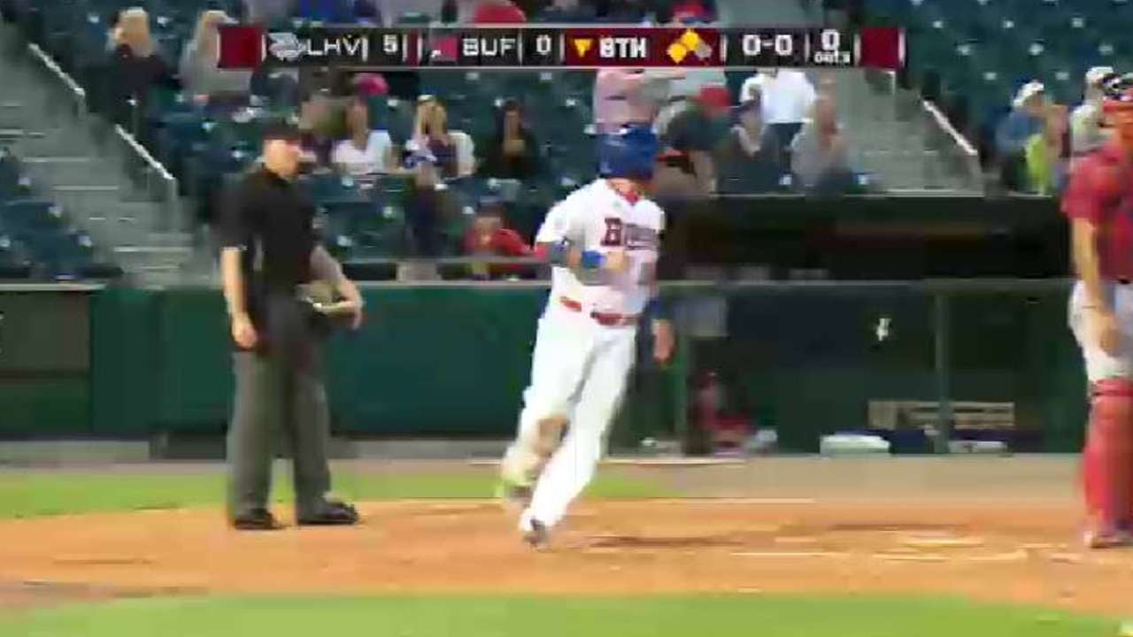 Bisons' Ochinko singles in a run - YouTube