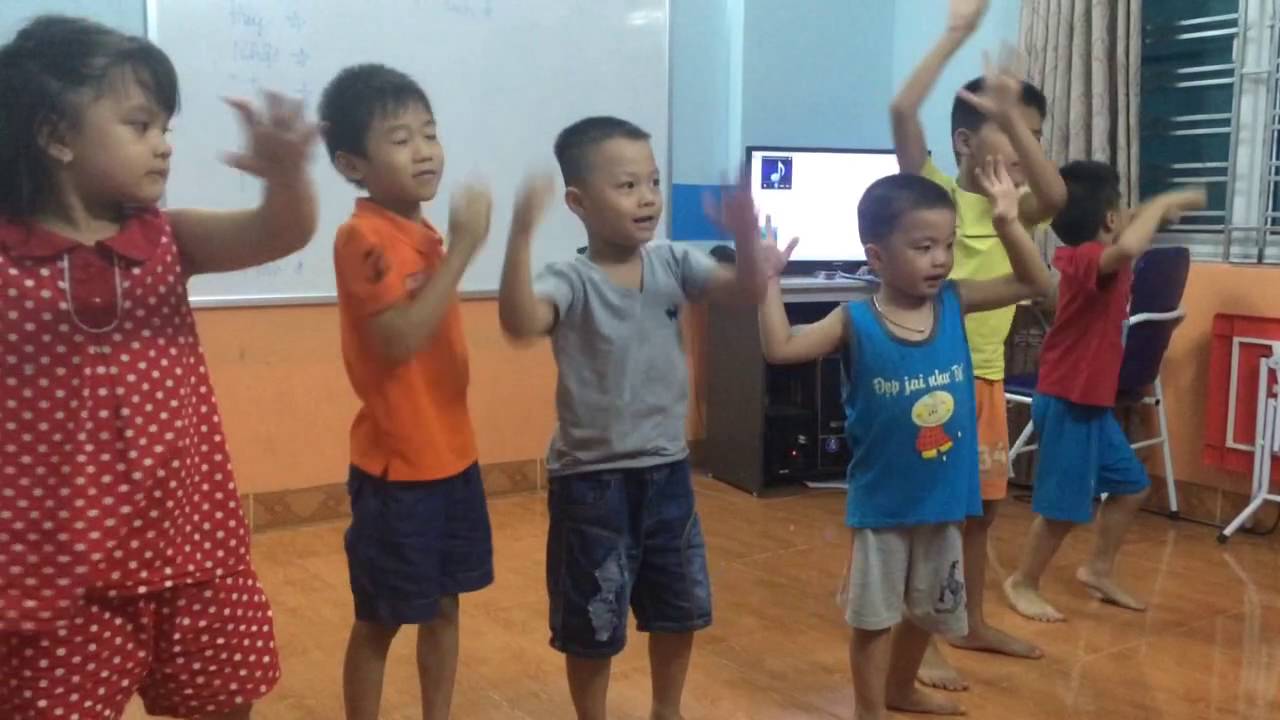 The super tots theme song - YouTube