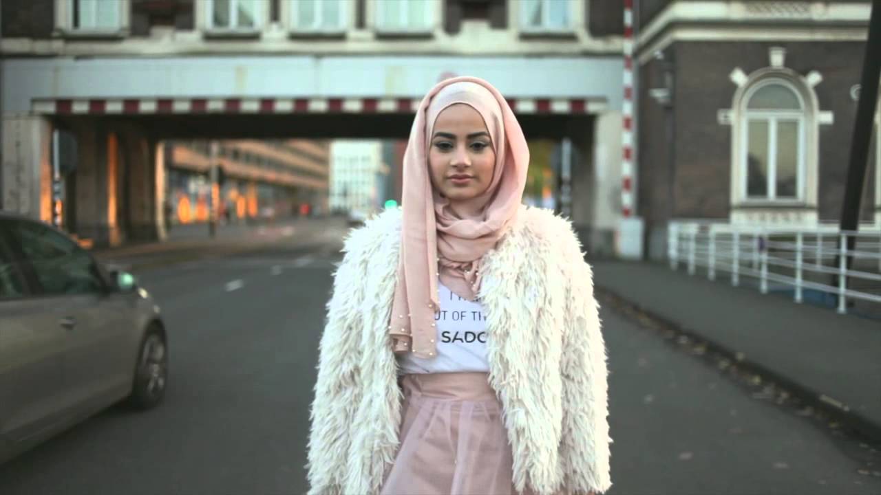 Modest Street Fashion: Amsterdam, Netherlands (Holland) - November 2013 ...