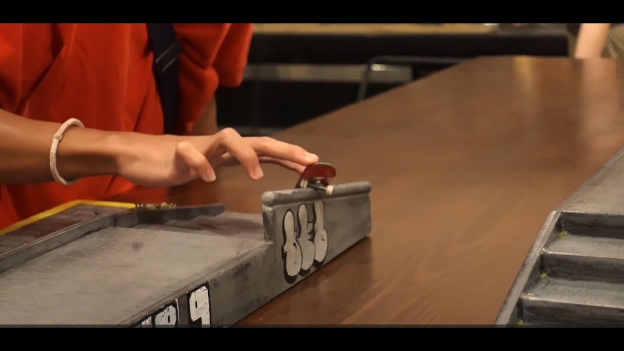 Game of LEDGE / RAIL. Club 9 fingerboard event - YouTube