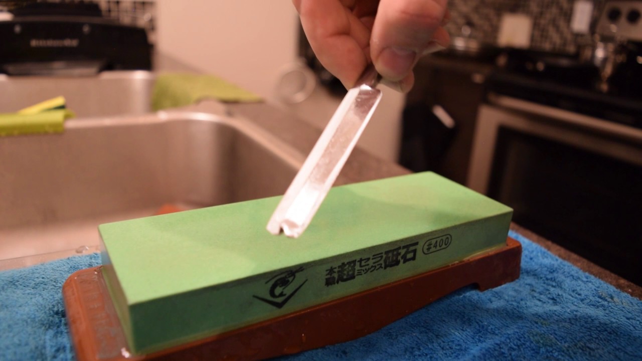 Wade and Butcher Wedge Straight Razor Bevel Reset 砥石 かみそり - YouTube