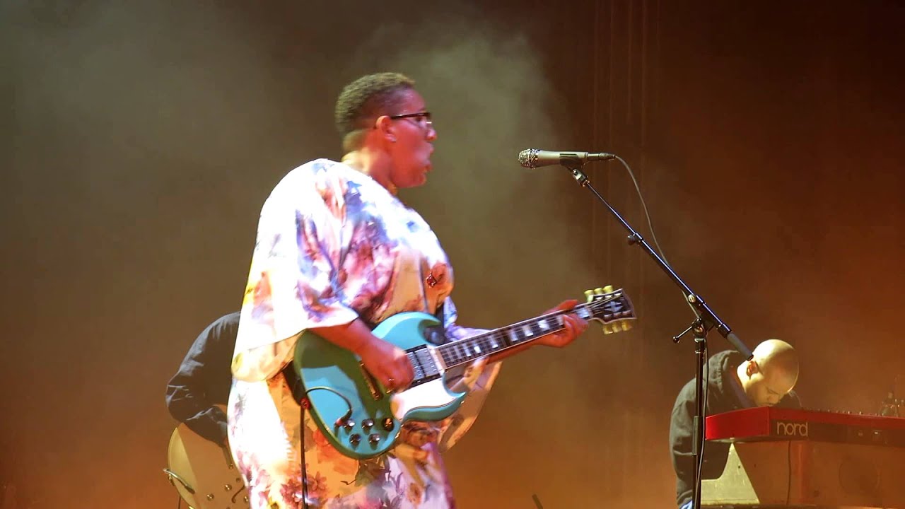 Alabama Shakes - Always Alright - Grand Prairie, TX 08-18-15 - YouTube