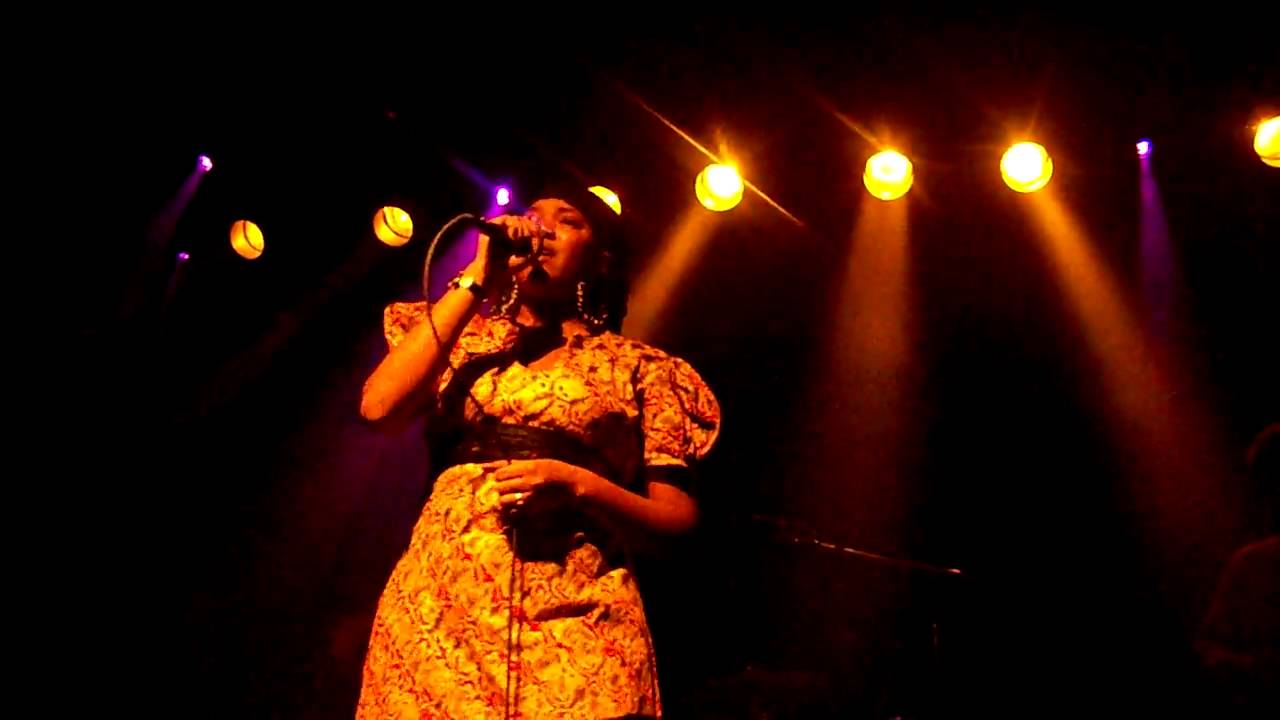 Dezarie @the INDEPENDENT...female reggae - YouTube