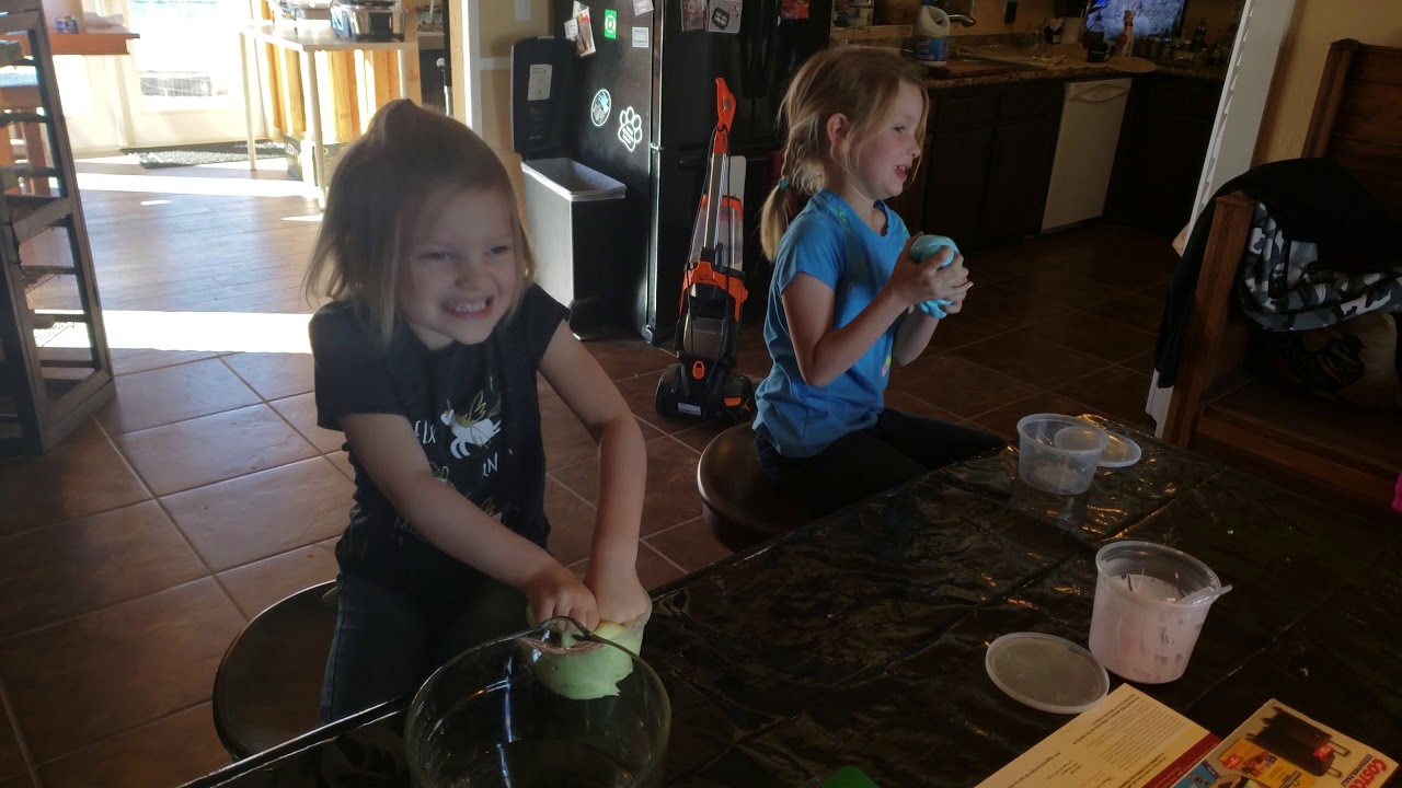Farting slime with the niece's. - YouTube