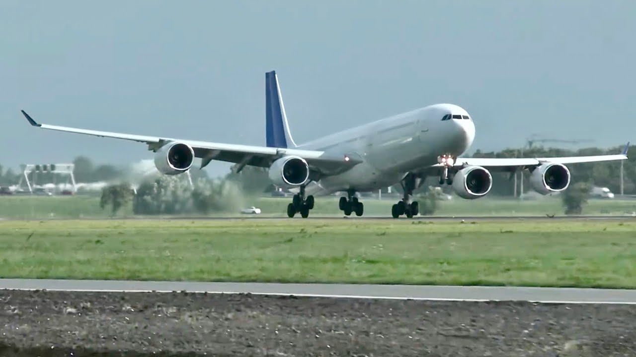 Pilot Kicks Full Rudder In 43 Knots Crosswind - YouTube