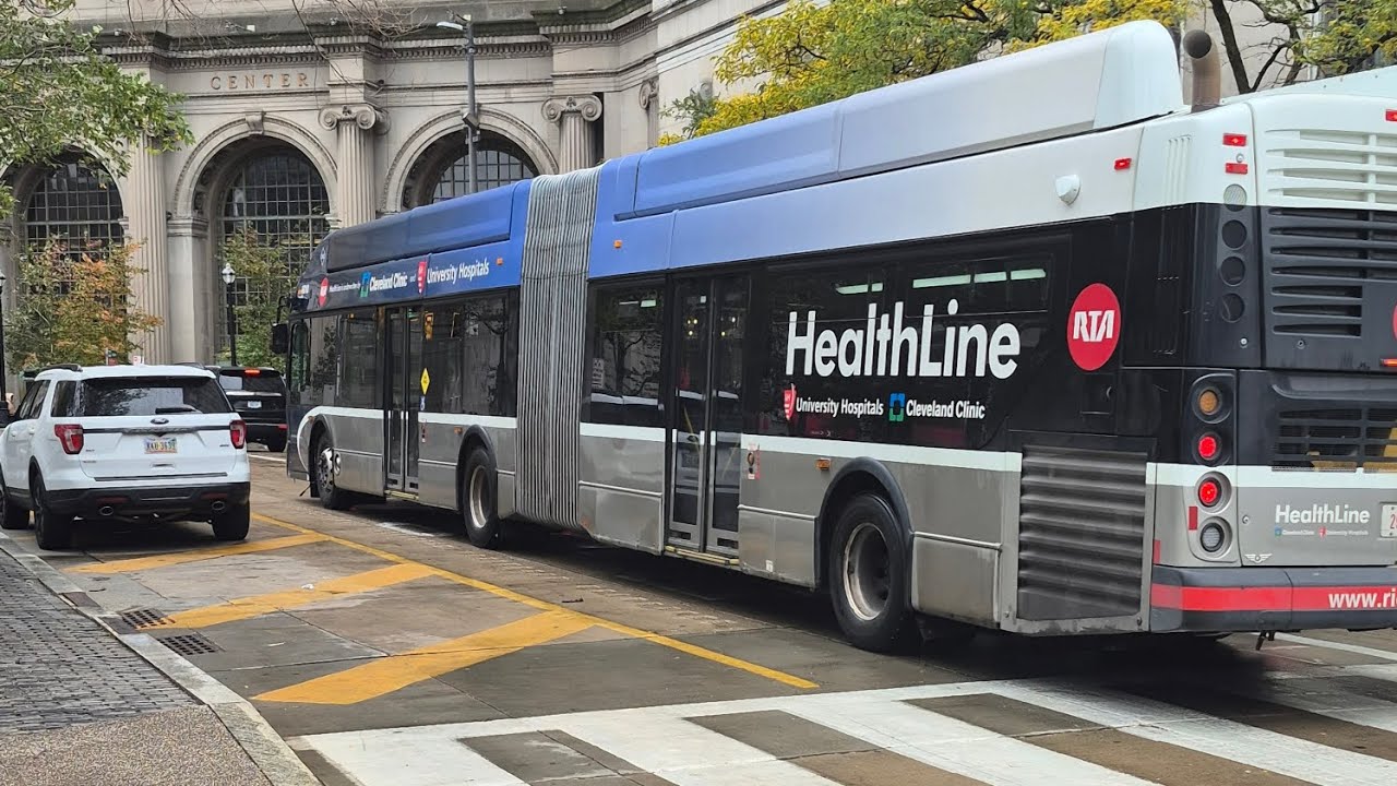 RTA Ride Healthline to Public Square #6010 2021 New Flyer XN60 - YouTube