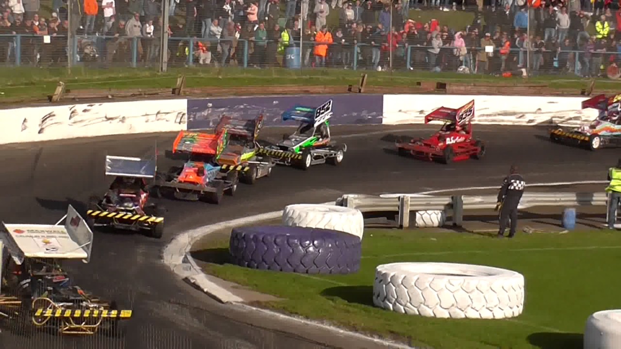 Brisca F2 Stock Car Racing- Cowdenbeath Racewall- 19.8.2017 HEAT 2 ...